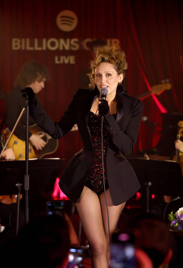 Miley Cyrus Appears To Ignore Fan During Album Signing