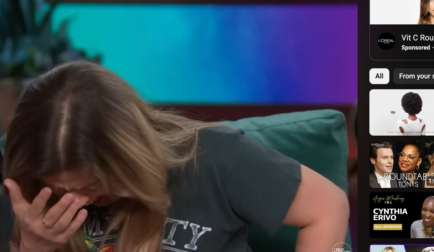 Kelly Clarkson Caught Staring At Allison Williams Botox
