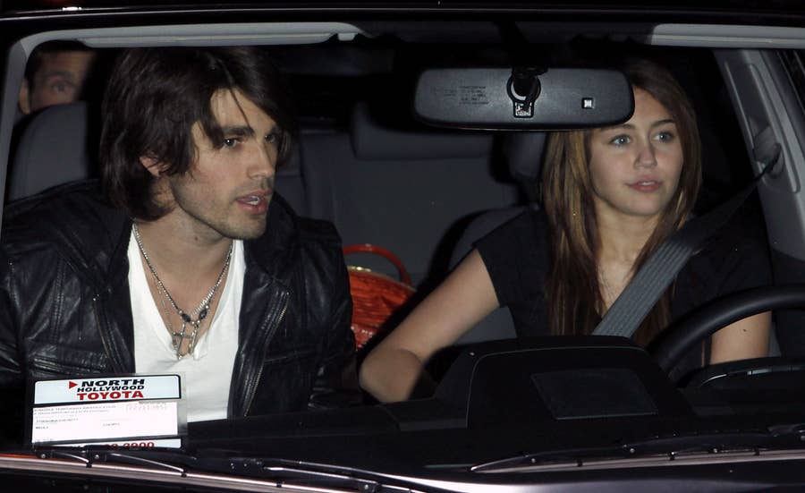 Miley Cyrus Agus Justin Gaston Ag Rith