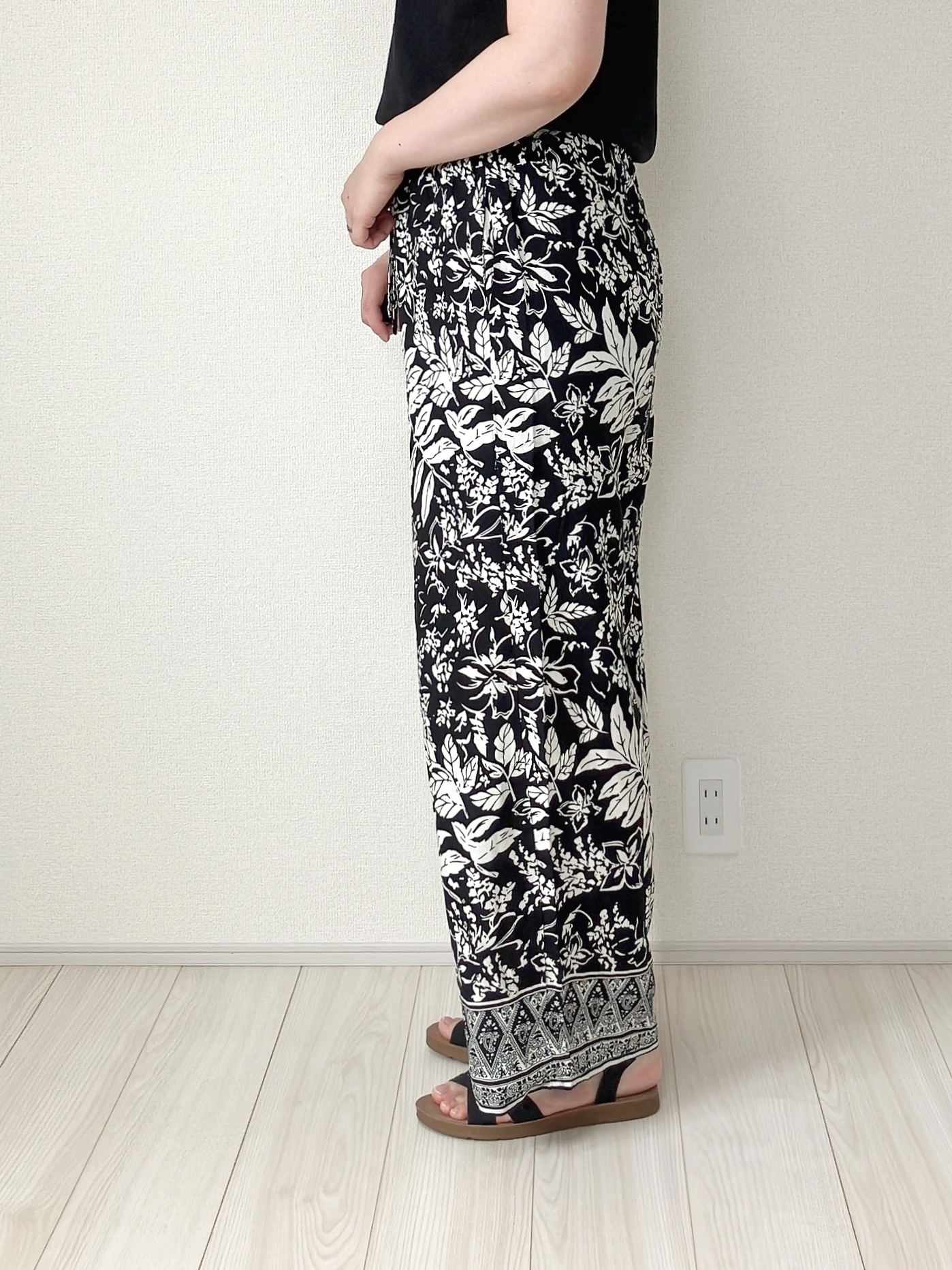 【coca】1690円の「華やかパンツ」ゆったりシルエットで大人かわいい〜！楽ちんだし、夏に欠かせない1枚になった！《着用レビュー》