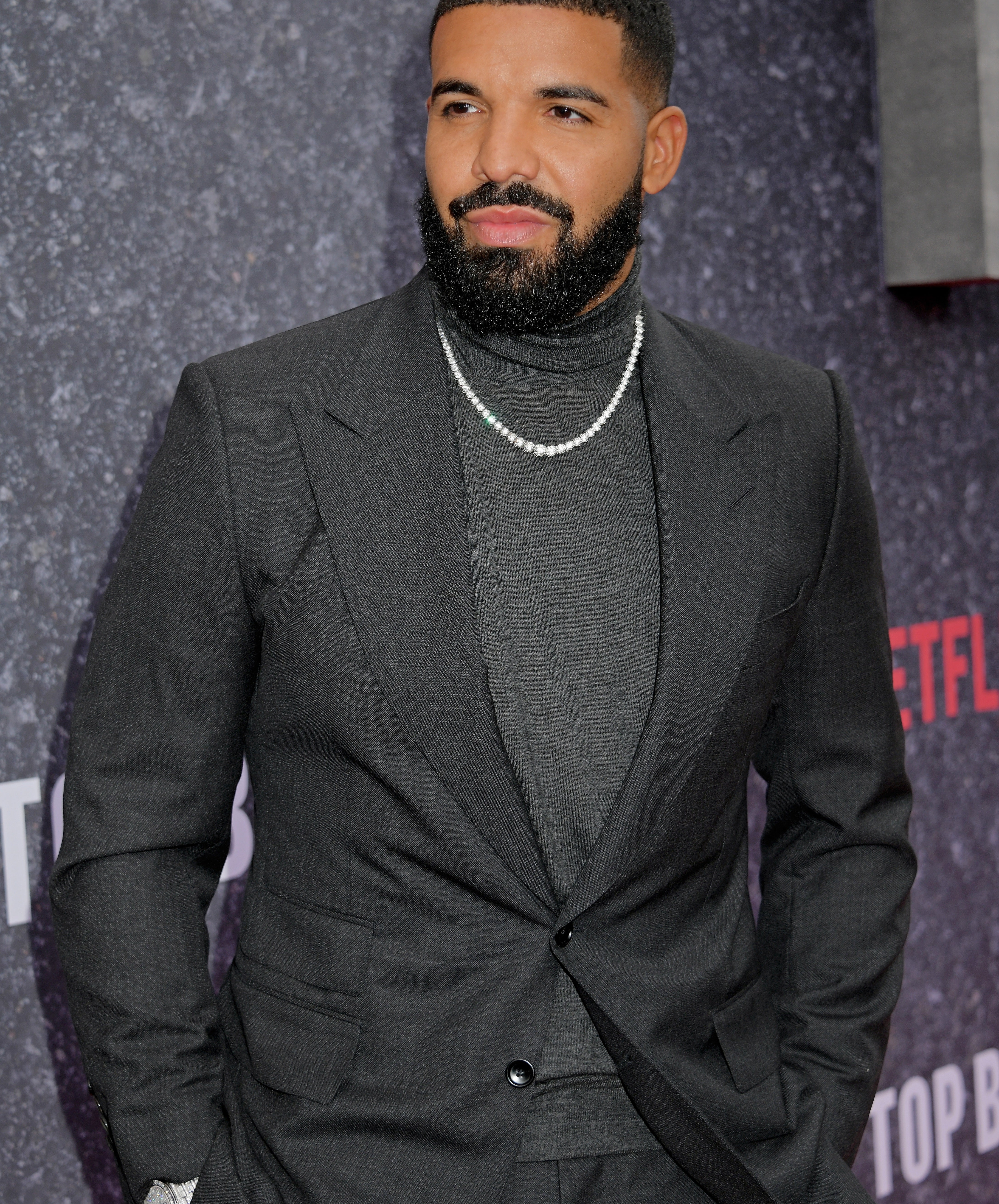 Drake Topless Selfie Fuels Fake Abs Speculation