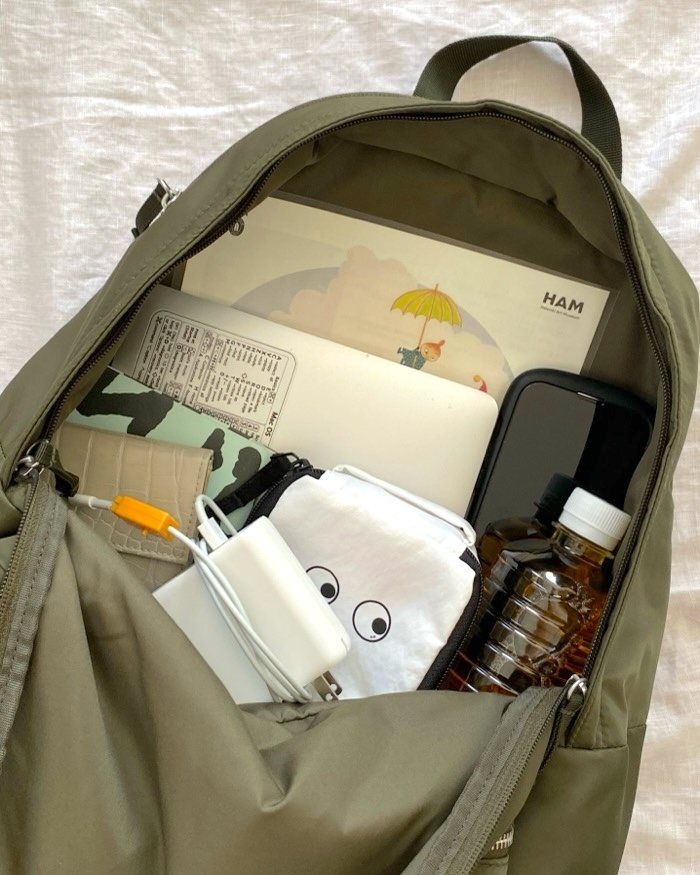 【GU】3990円→2990円の「大容量リュック」が超便利＆カワイイ！どんなコーデにも馴染むし、収納力たっぷりでオンオフ使えます！【画像・動画】