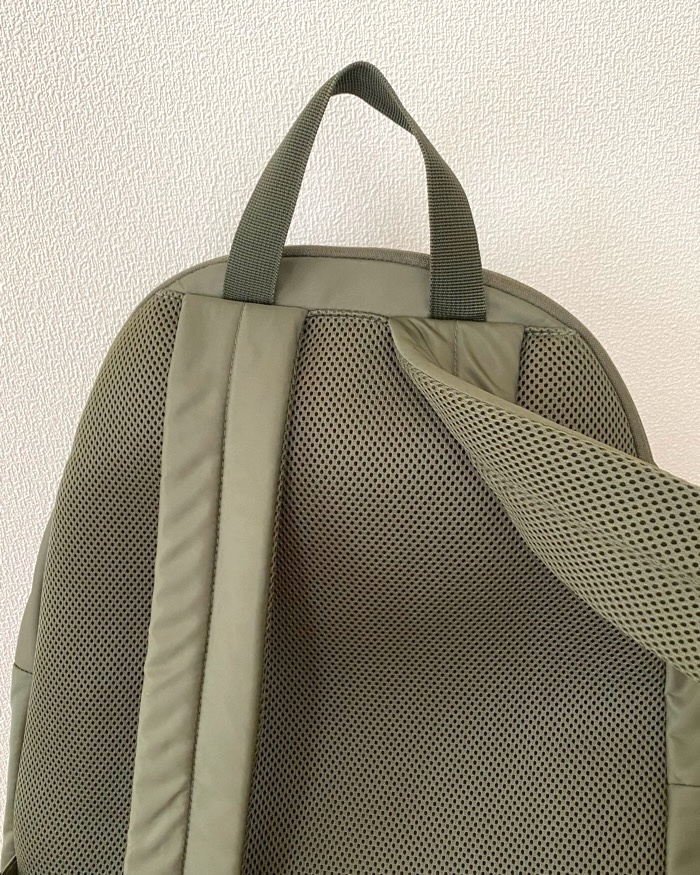 【GU】3990円→2990円の「大容量リュック」が超便利＆カワイイ！どんなコーデにも馴染むし、収納力たっぷりでオンオフ使えます！【画像・動画】