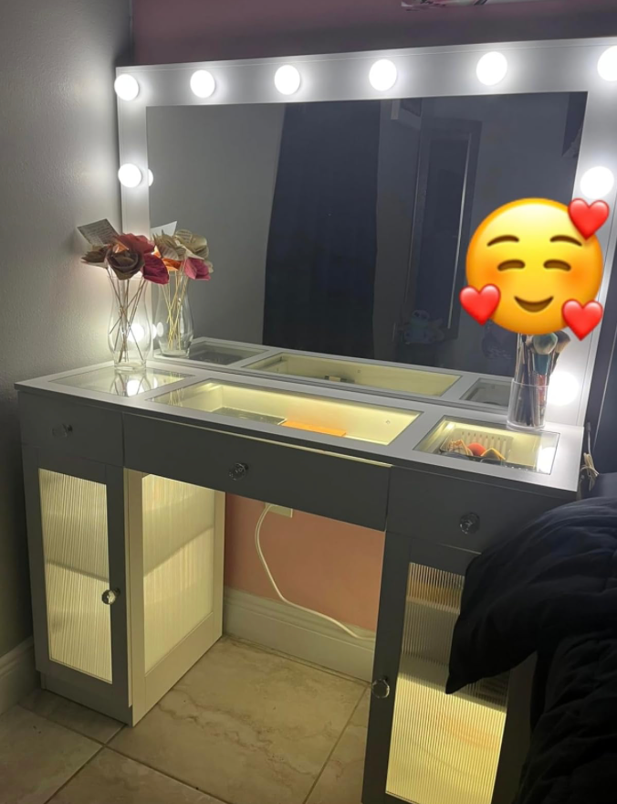 28 Best Makeup Vanities For Getting Ready