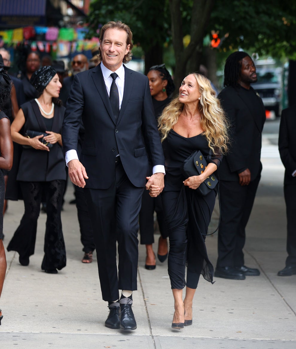 24 Famous Men Who Are All 6'4" Or Taller