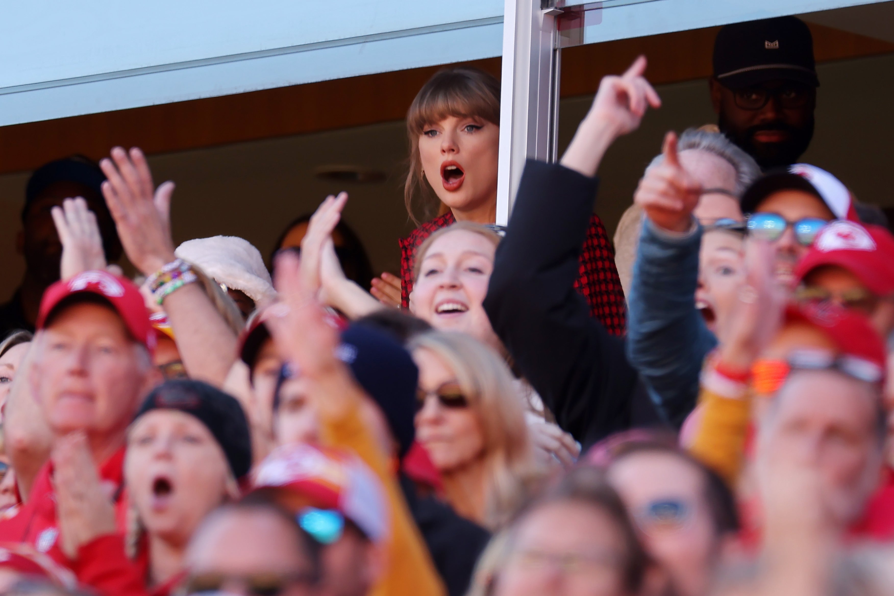 Taylor Swift Claps Back At Chiefs Fans Who Boo Her