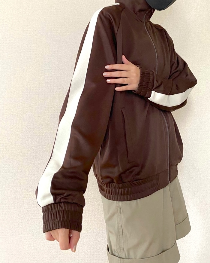 【GU】「これから大活躍しそう」「着やすいし可愛い」2990円→2490円の『レトロ風アウター』サッと羽織るだけでコーデがおしゃれ見えする！【画像・動画】