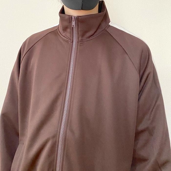 【GU】「これから大活躍しそう」「着やすいし可愛い」2990円→2490円の『レトロ風アウター』サッと羽織るだけでコーデがおしゃれ見えする！【画像・動画】