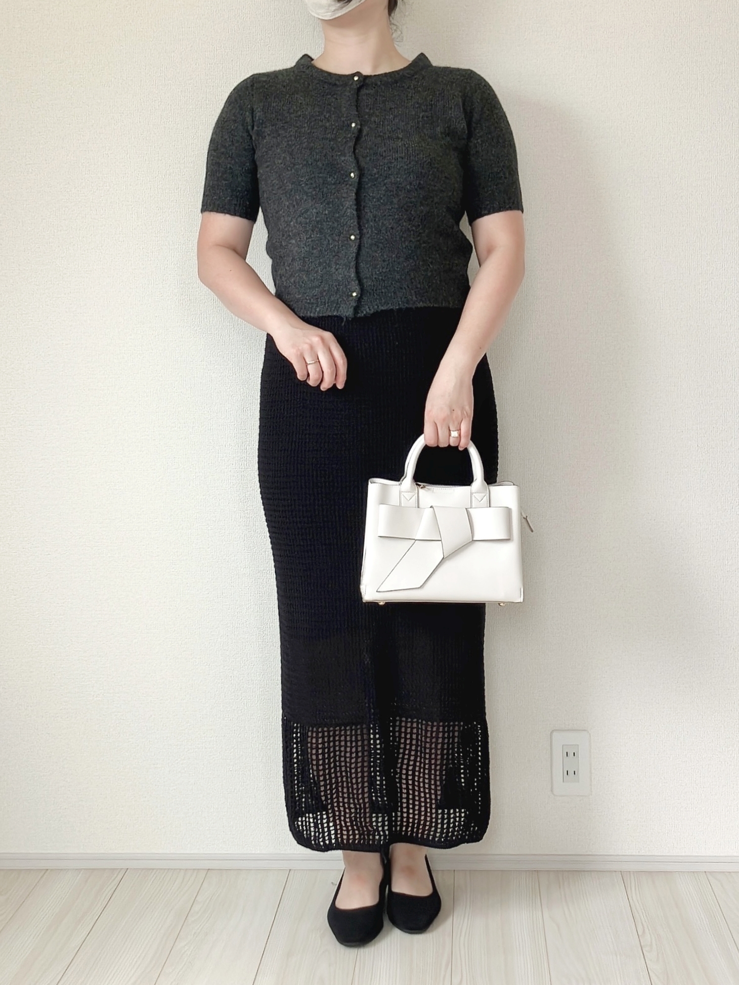 【coca】1990円とは思えない高級感…！着心地ばつぐんの「ふわふわトップス」着回し力高くて色違いもほしくなる！《着用レビュー》【画像・動画】