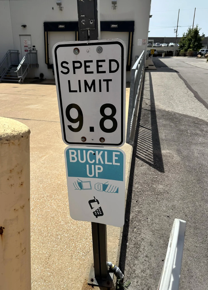 20 Comical Signs That Will Make Your Day Better