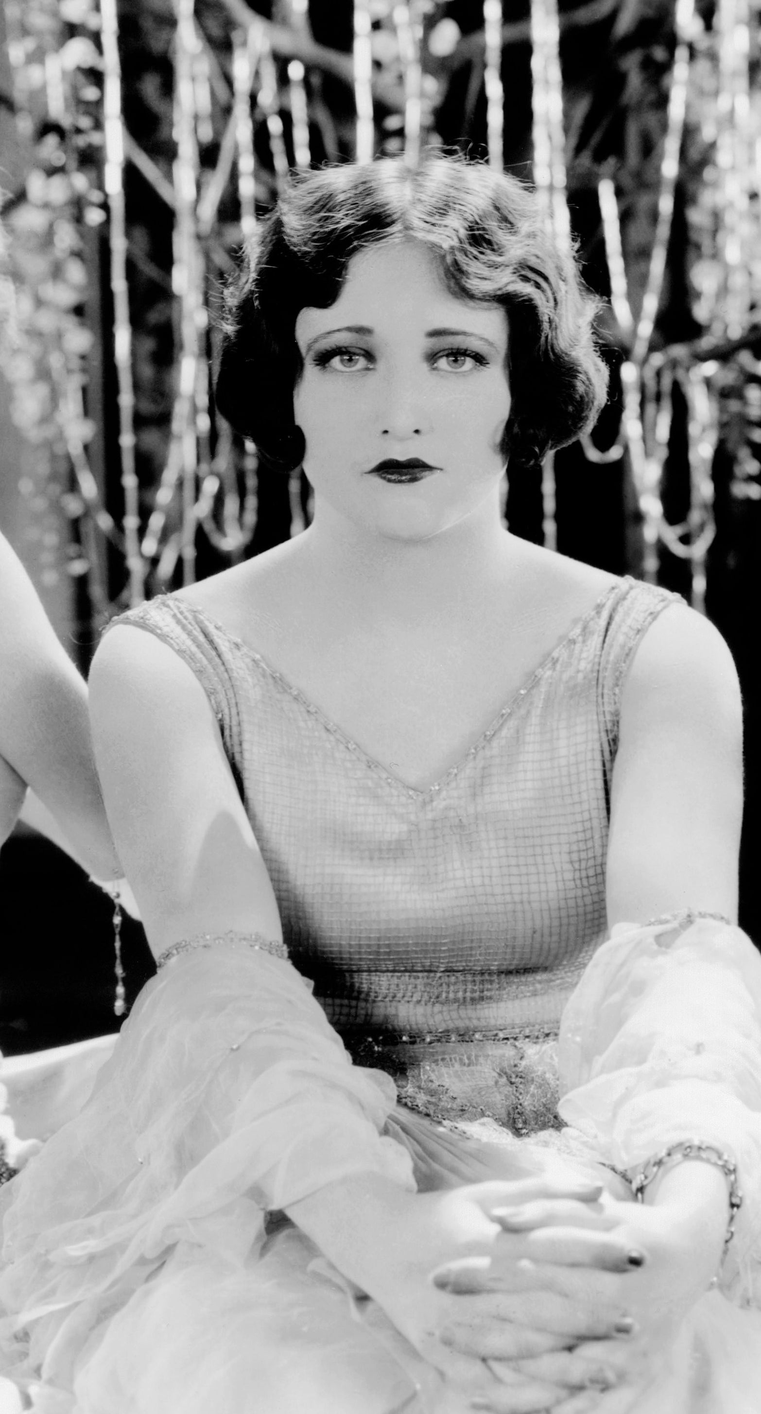 21 Photos Of Old Hollywood's Stars First Vs. Last Roles
