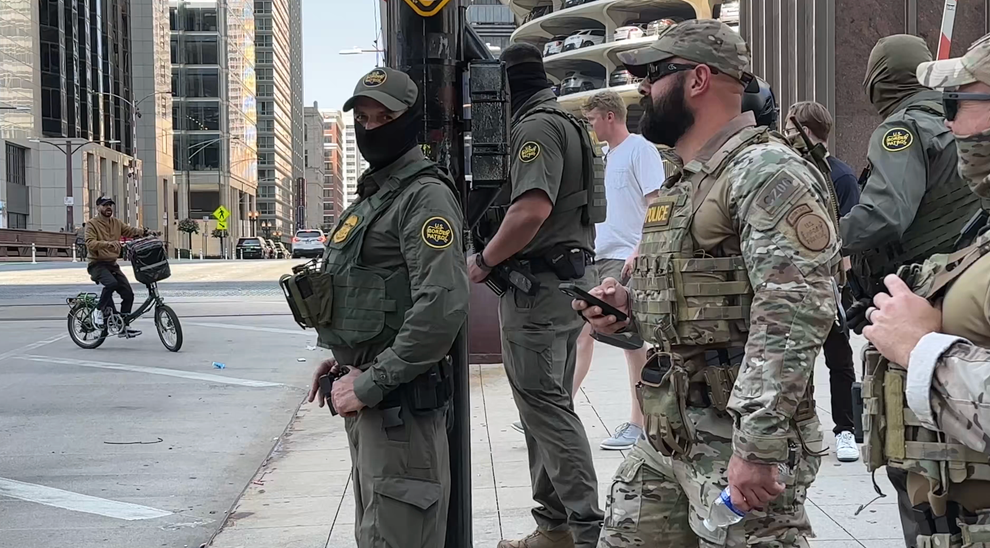 Federal Agents Chase Man On A Bike In Chicago Going Viral