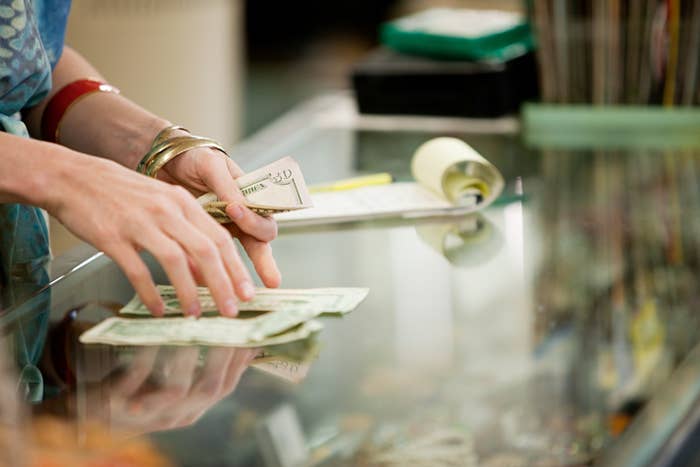 18 Rude Customer Habits Cashiers Can't Stand