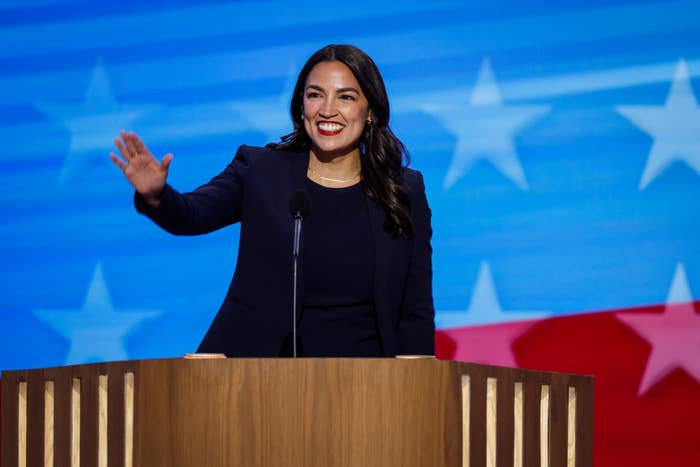 AOC Rescues School Trip During Government Shutdown