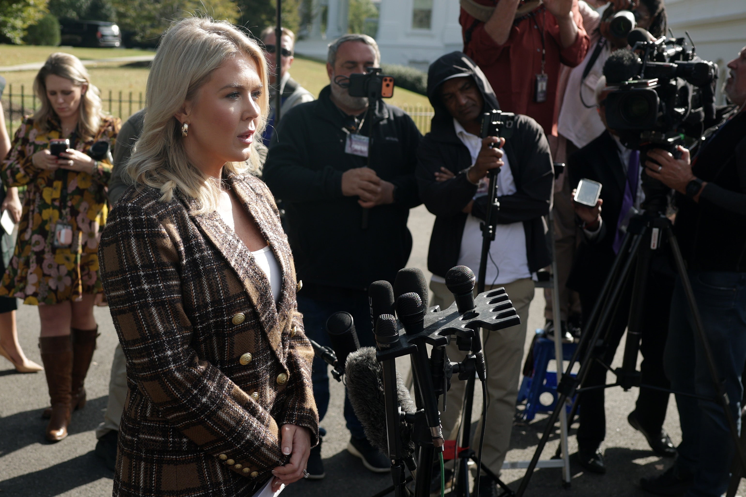 Doctors Torch Karoline Leavitt’s ER Immigration Status Answer