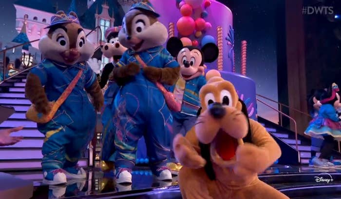 mickey mouse pluto dance