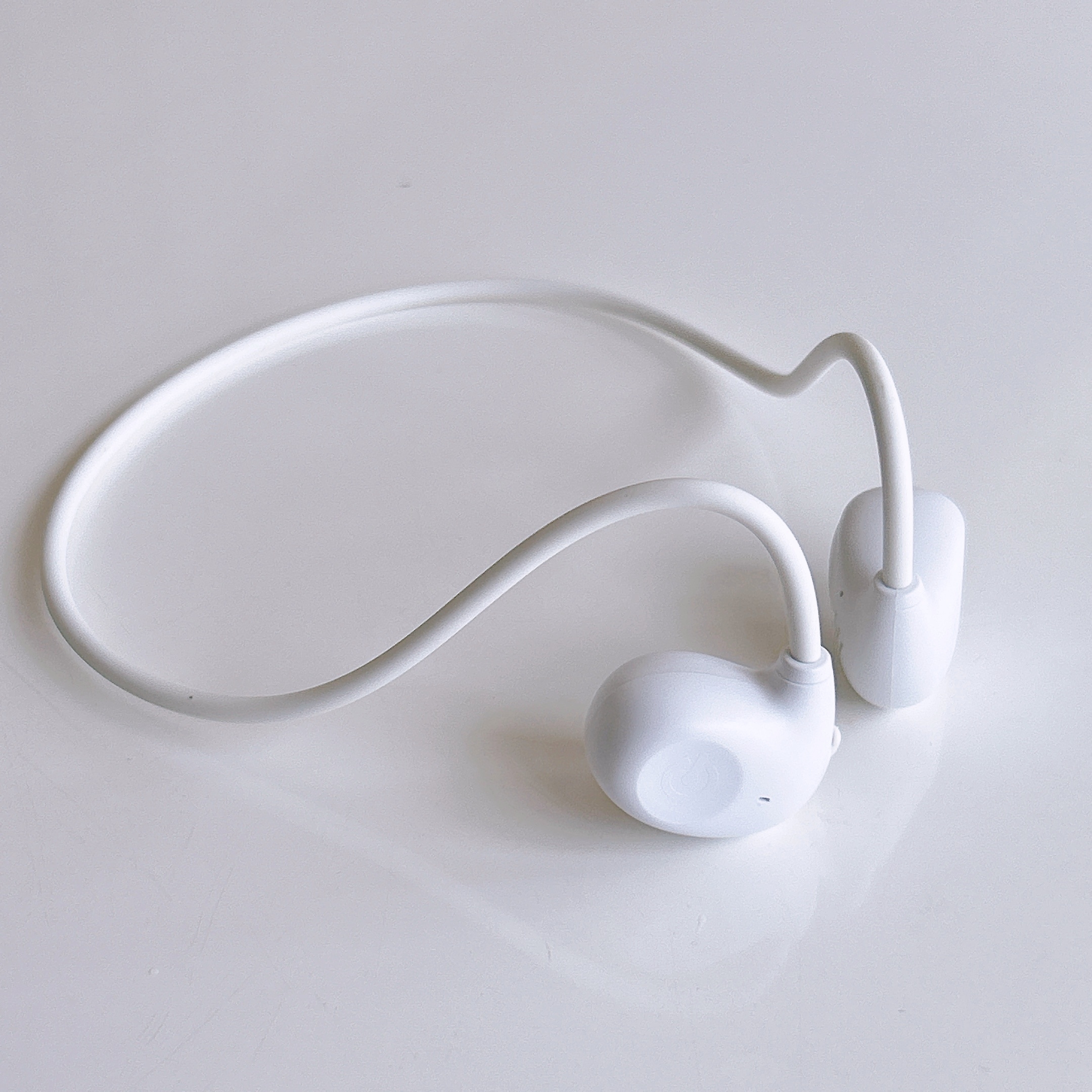 これコスパ良すぎない？3COINSで見つけた「ワイヤレスイヤホン」1980円とは思えないほど高性能でビビった！《使用レビュー》