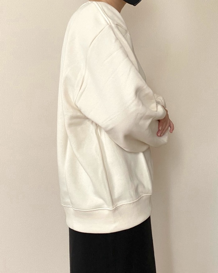 【画像・動画】【GU】2990円→1990円に値下げ中！1枚でさまになる「レトロ風スウェット」ゆったりシルエットが今っぽいし、着心地も快適なの！《着用レビュー》