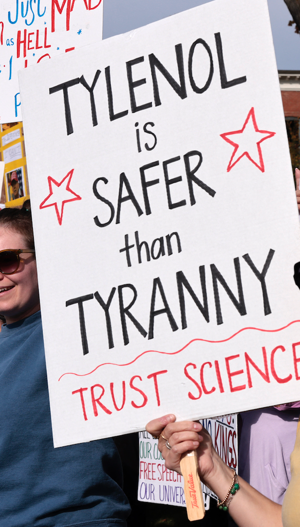 The 23 Absolute Best Signs From The "No Kings" Protests