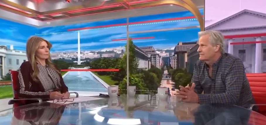 Jeff Daniels Nailed Why That Trump Poop Video Is Actually A Big Deal