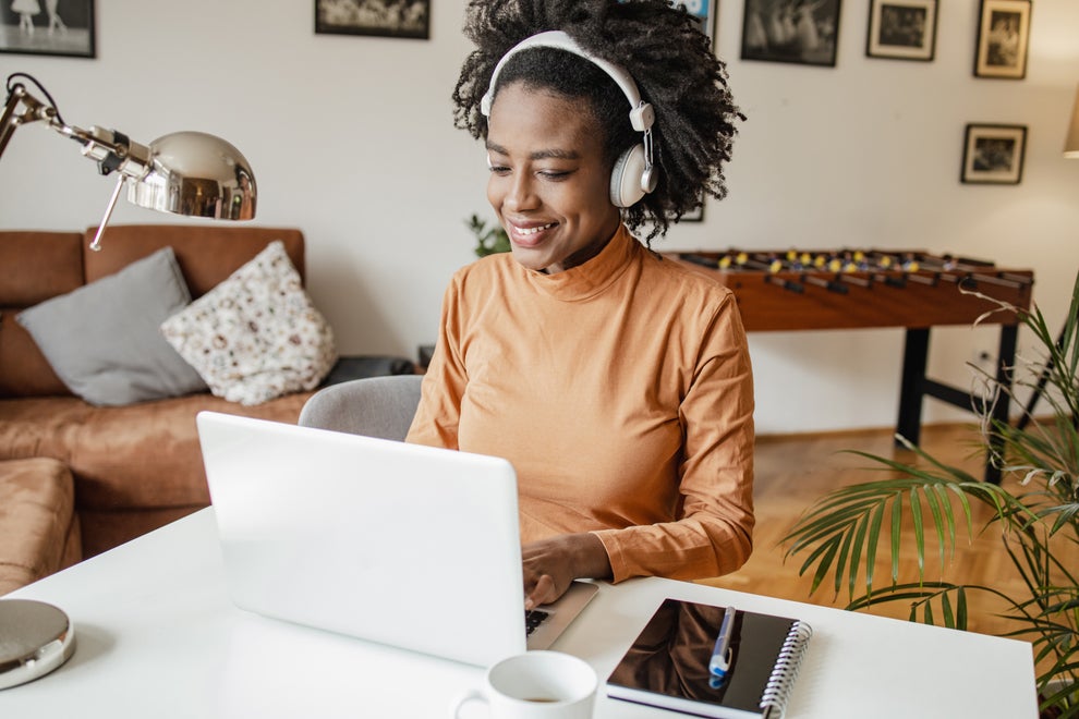 17 Low-Effort And Well-Paying Jobs