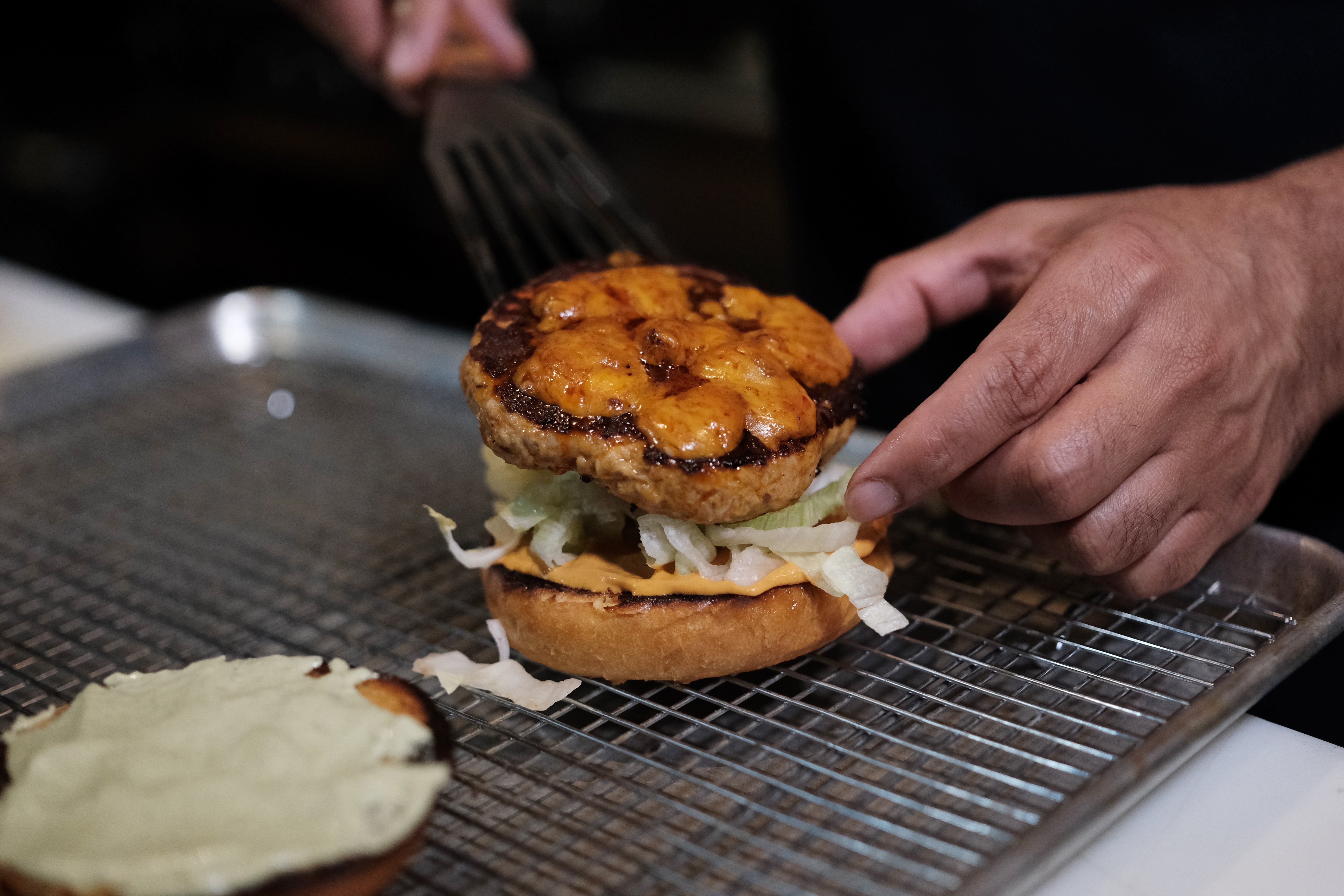 Restaurant Red Flags That Make Diners Bolt For The Door