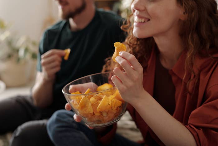 7 Foods Neurologists Warn Damage Brain Health