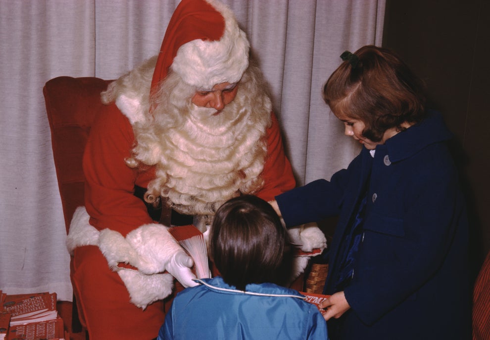 49 Nostalgic Christmas Things That Will Take Boomers Back
