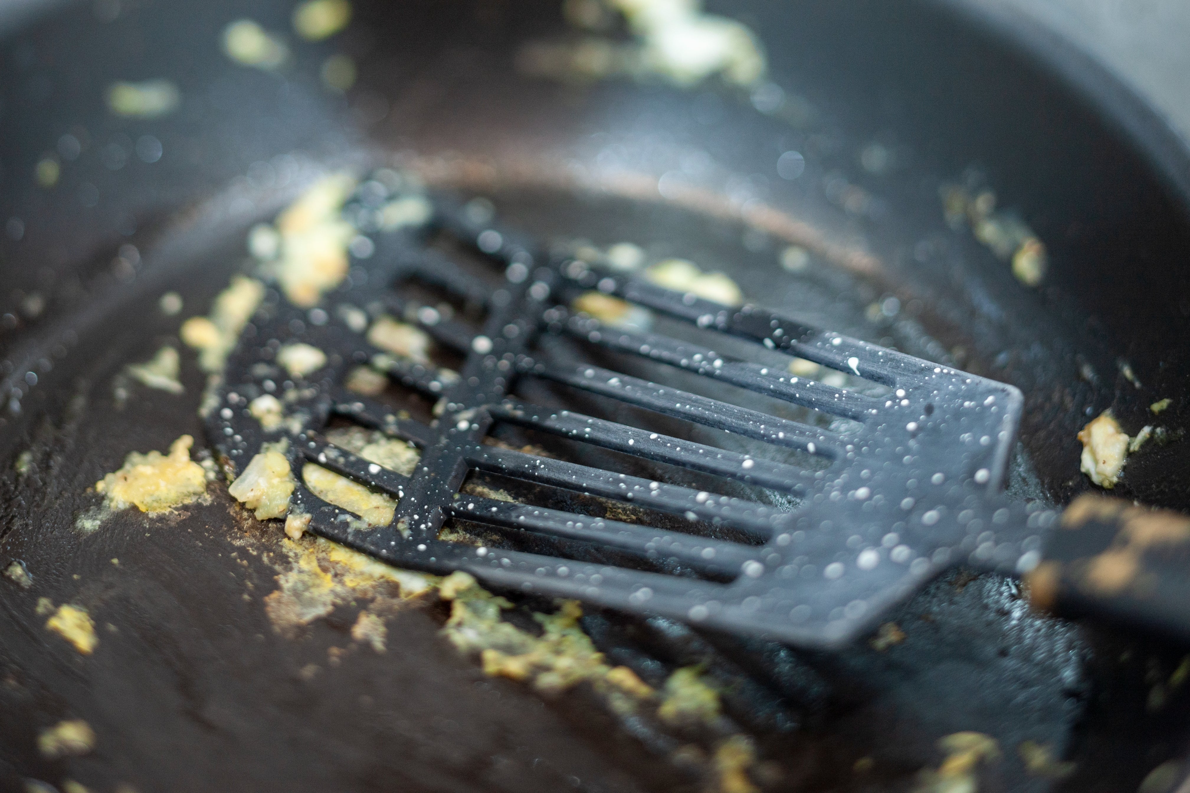 31 Gross And Bizarre Kitchen Habits