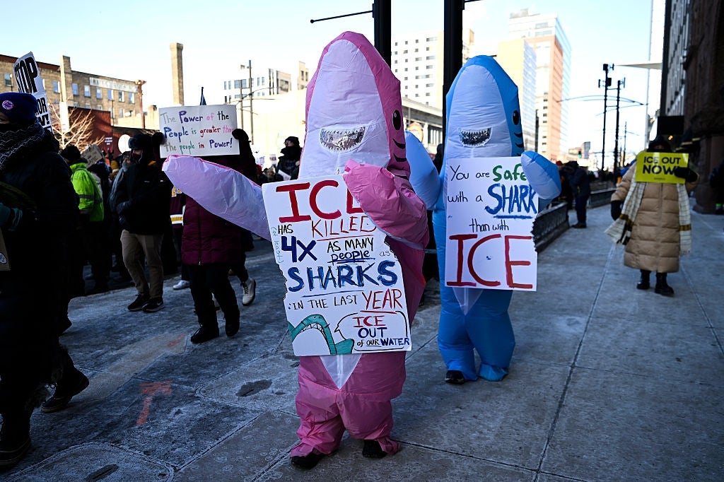 35 Unforgettable Visuals Of Anti-ICE Protesters In -10‑Degree Minnesota