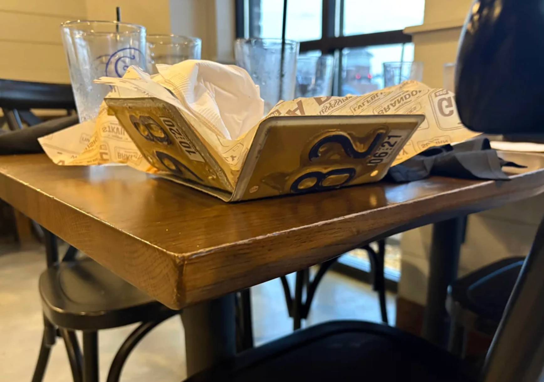 22 Restaurants Serving Food On Everything But Plates