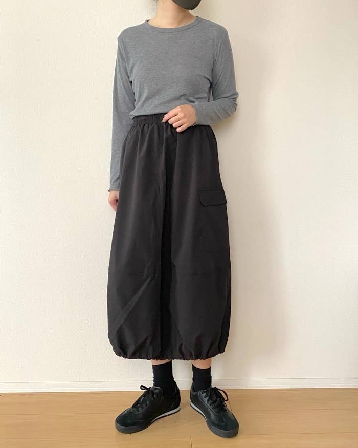 きれいめボトムスが1490円！GU『お得なセールアイテム』3選！「ストレッチアンクルパンツ」など、どれも2000円以下《着用レビュー》