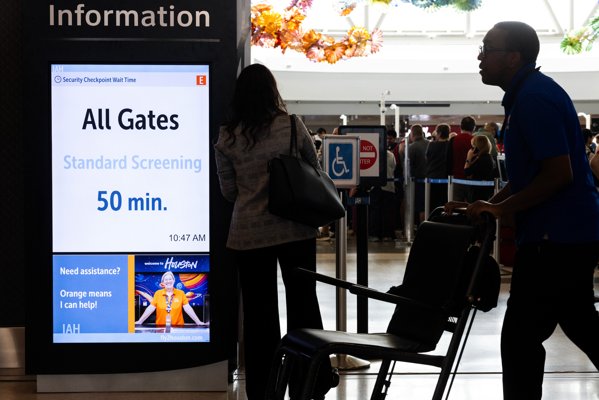 15 TSA Line Photos During DHS Shutdown
