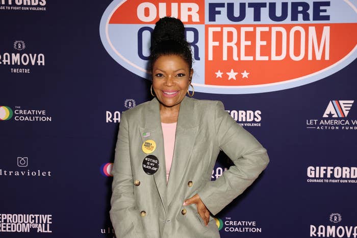 Yvette Nicole Brown Slams Susan Sarandon Over Politics
