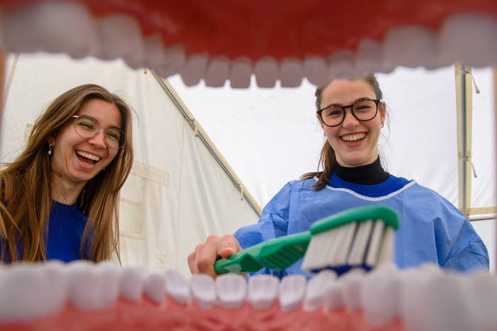 This Baseball Player's Bizarre Teeth Brushing Technique