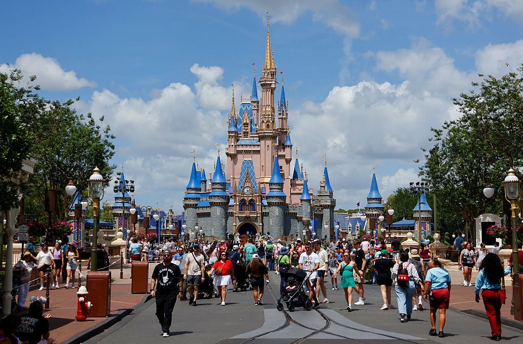 Disney World Character Actor Reveals Backstage Secrets