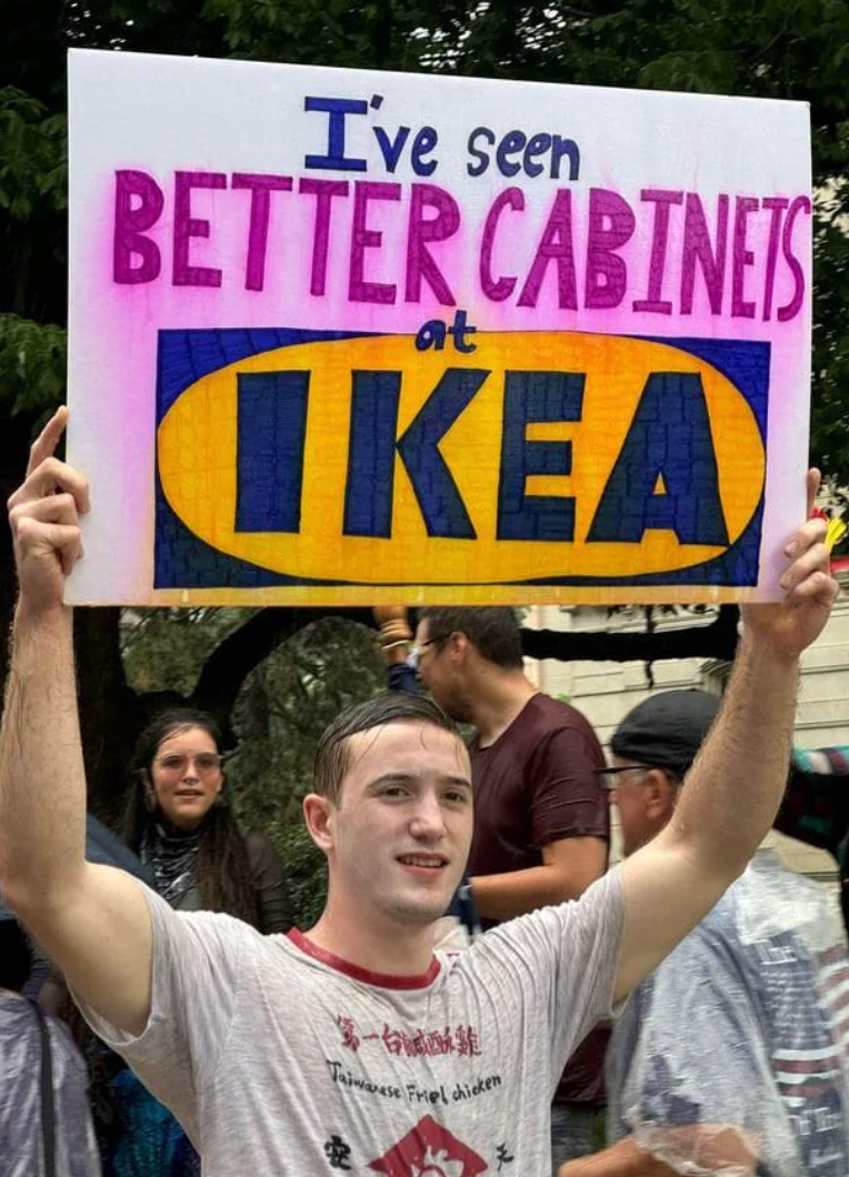 33 Hilarious Signs That'll Make You Laugh All Summer