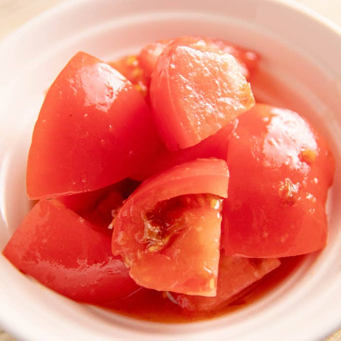 トマトとかつお節の白だし浅漬けレシピ・作り方｜Tasty