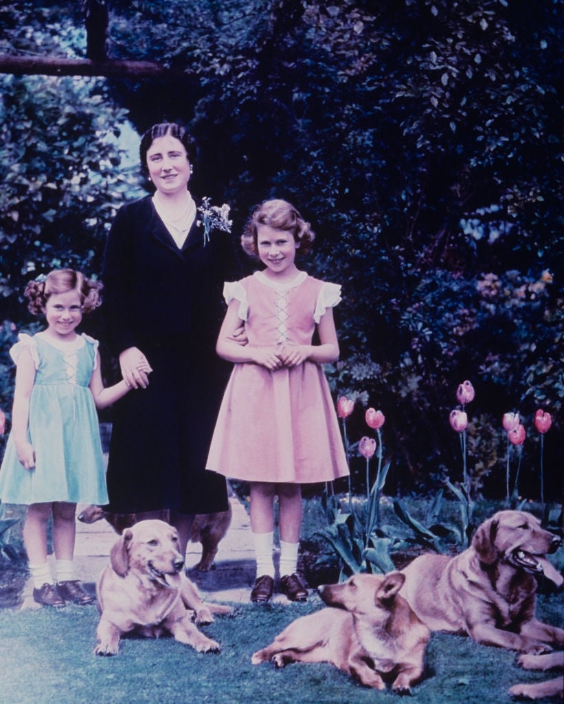 32 Rare Photos Of Famous Women You've Never Seen Before