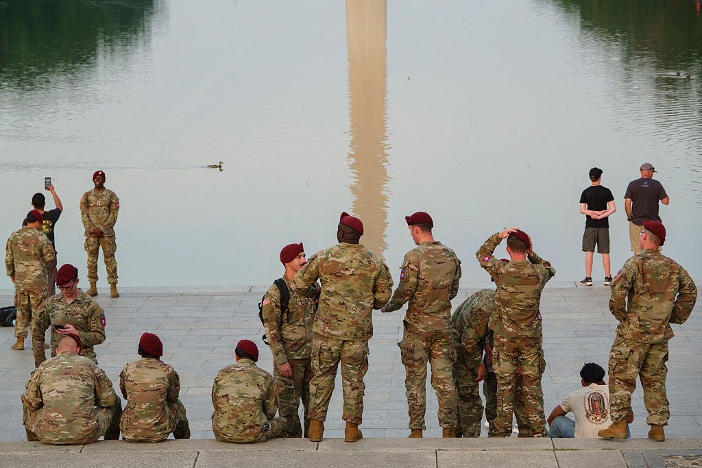 These Before-And-After Pictures Of The Reflecting Pool Are Going Viral