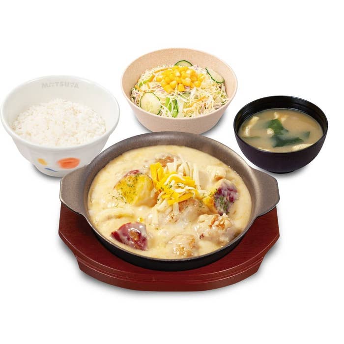 松屋の伝説メニュー『シュクメルリ』が復活！キタコレ！絶対食べる！」「松屋へ通いまくりになるやつ！」