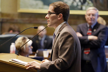 Colorado Lawmakers Approve Civil Unions Bill