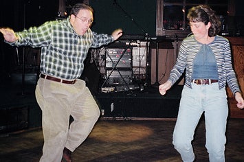 11 Dance Moves That Went Terribly Wrong