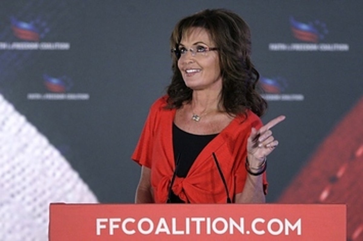 Sarah Palin Slams Chris Christie: "I'm On Team Rand"