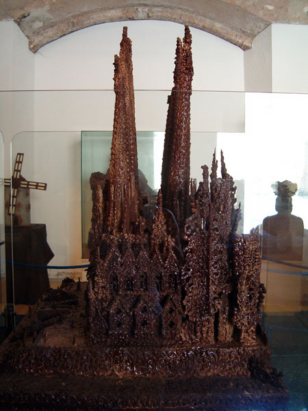 2o Amazing Sculptures Made Of Chocolate