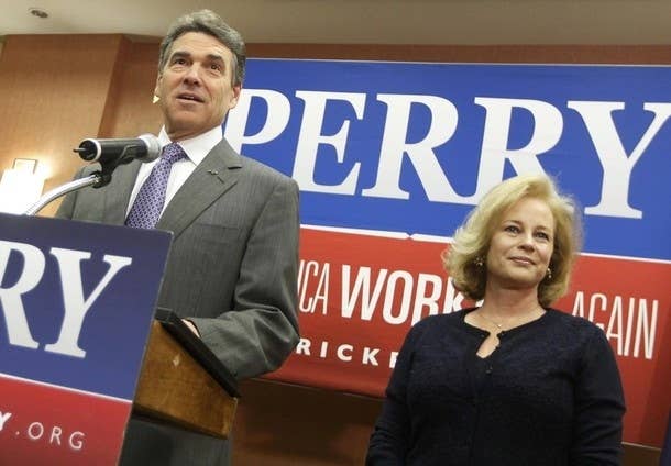 Perry Drops Out, Endorses Newt