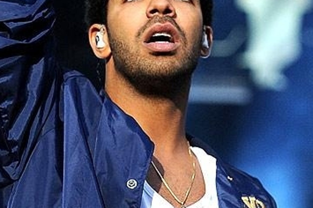 Drake Finally Responds To Amanda Bynes's Obsession: "It's A Little ...