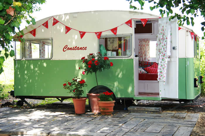 27 Dreamy Campers That Will Make You Want To Drop Everything For The ...