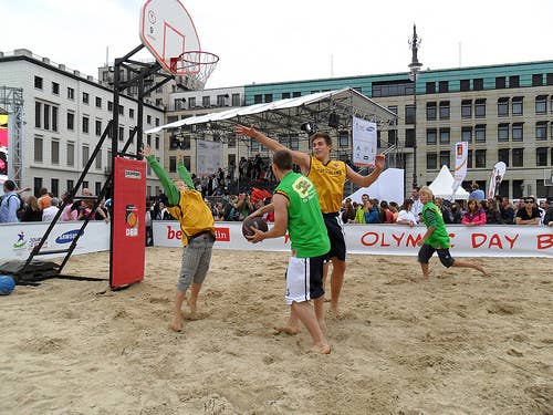 8 Surprising Beach Games