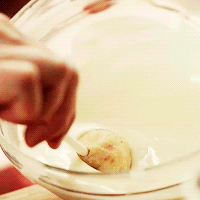 30 Amazing Frosting GIFs To Improve Your Day